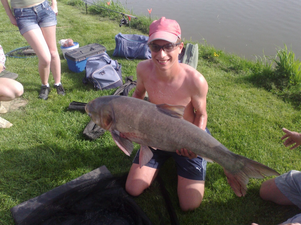 krinya97 - Busa - Haldorádó horgász áruház